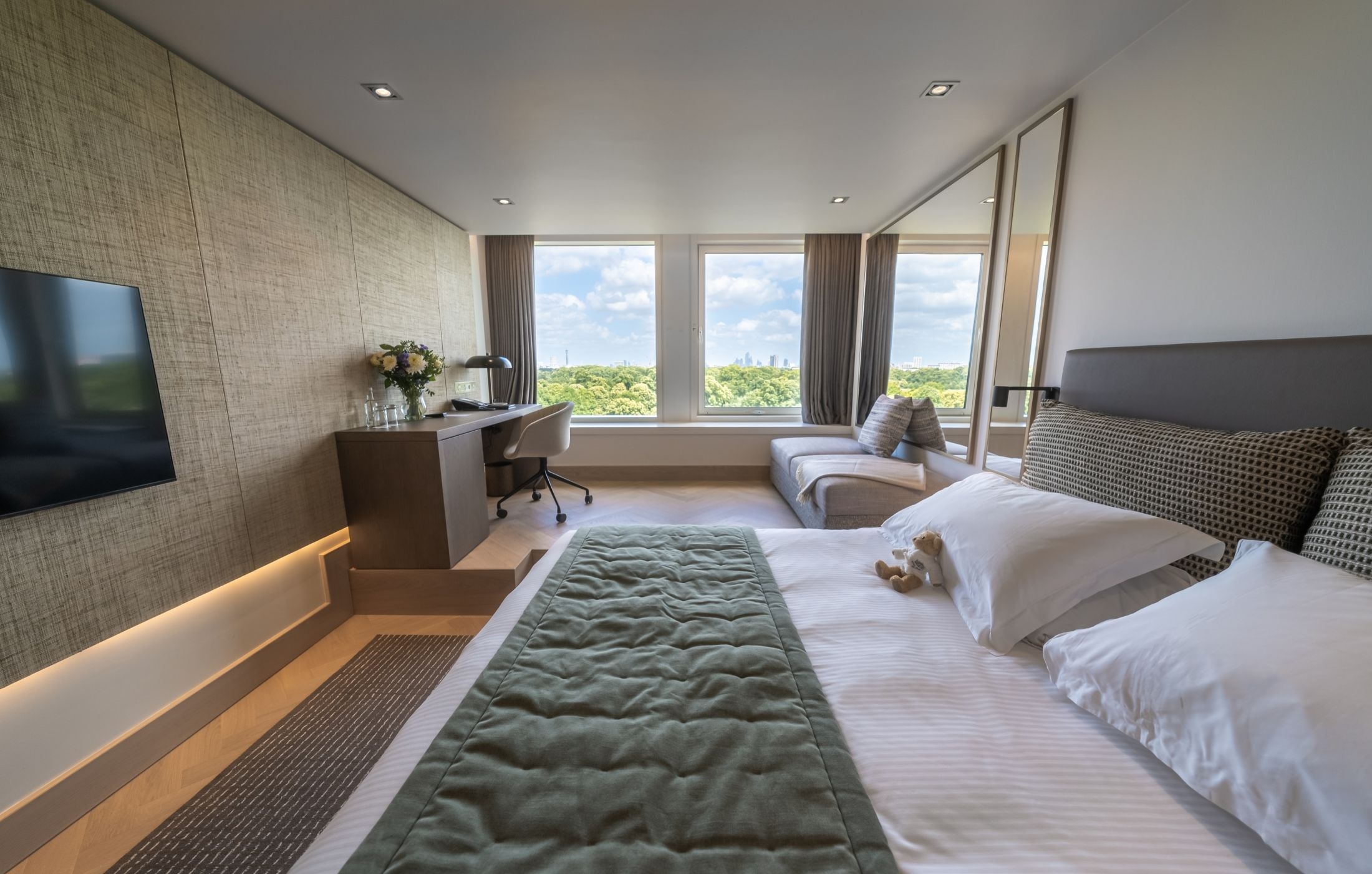 Royal Garden Hotel | Luxury Hotel London Centre | Royal Garden Deluxe